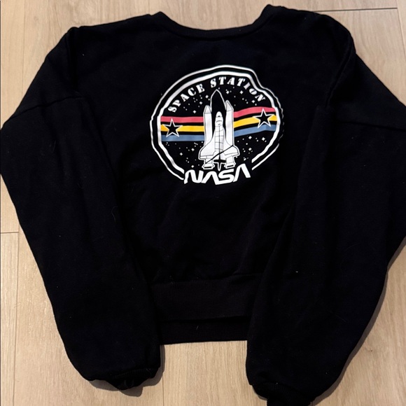 Freeze | Sweaters | Freeze Black Sweatshirt | Poshmark